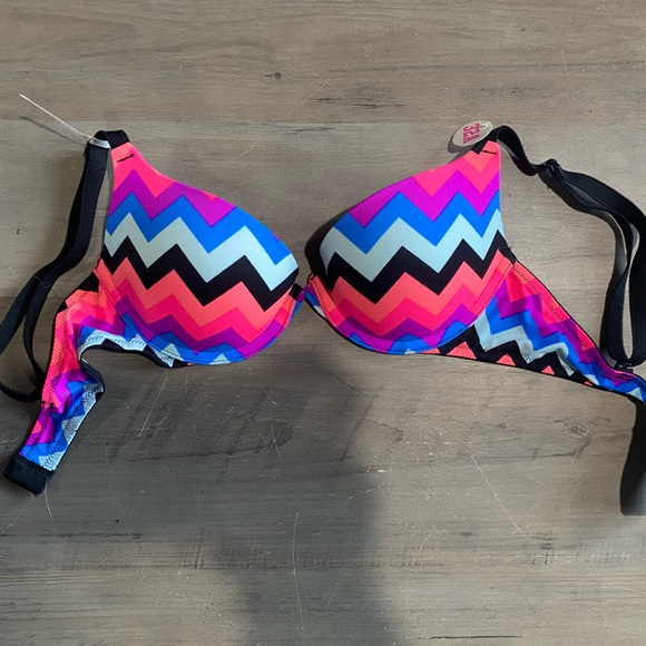 PINK Victoria's Secret | Intimates & Sleepwear | Nwt Pink Chevron 32a ...